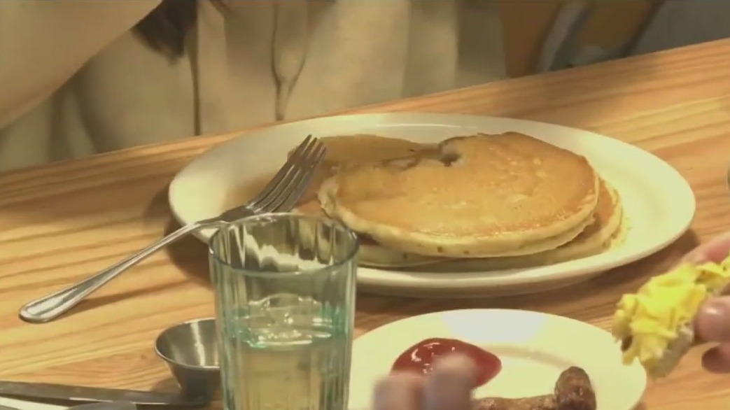 Vomit and pay: Eatery charging cleaning fees | FOX 10 Phoenix