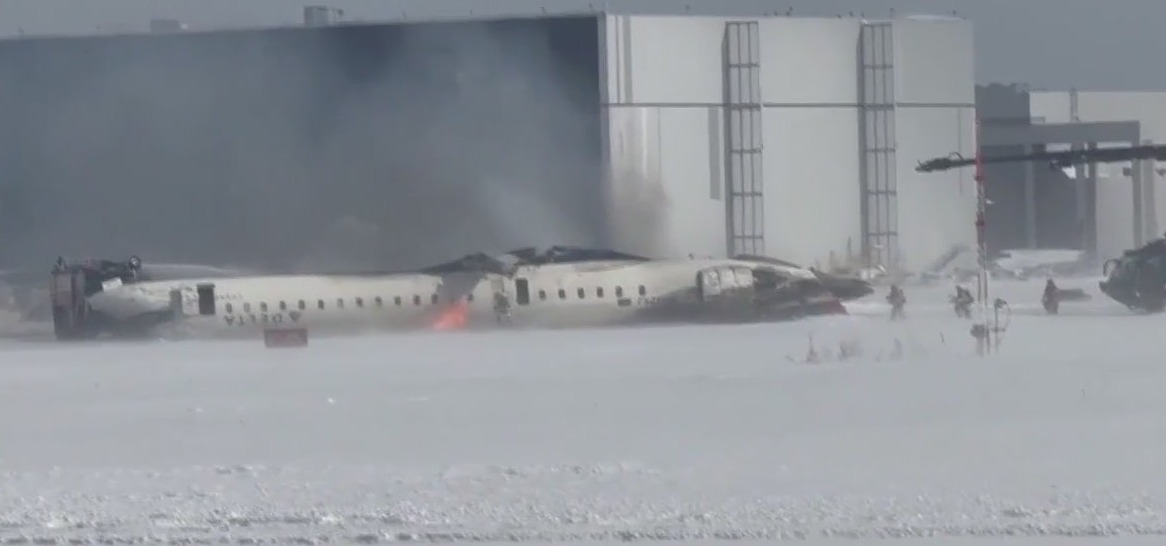 Delta plane flips at Canada airport, 17 injured | KTVU FOX 2
