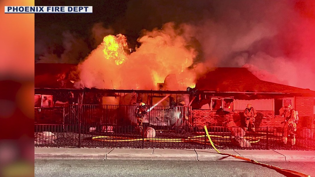 Duplex fire leaves one person injured in Phoenix | FOX 10 Phoenix