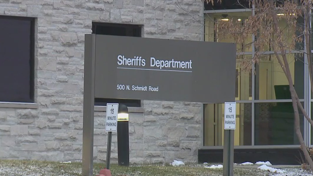 Washington County knife threats, man arrested | FOX6 Milwaukee