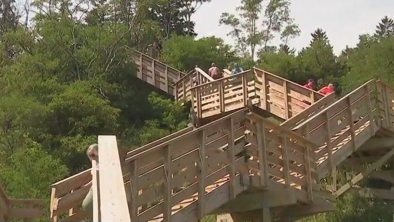 Virmond Park lakefront stairs opens in Mequon | FOX6 Milwaukee