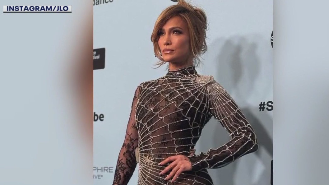 Jennifer Lopez's new movie gets standing ovation | FOX6 Milwaukee
