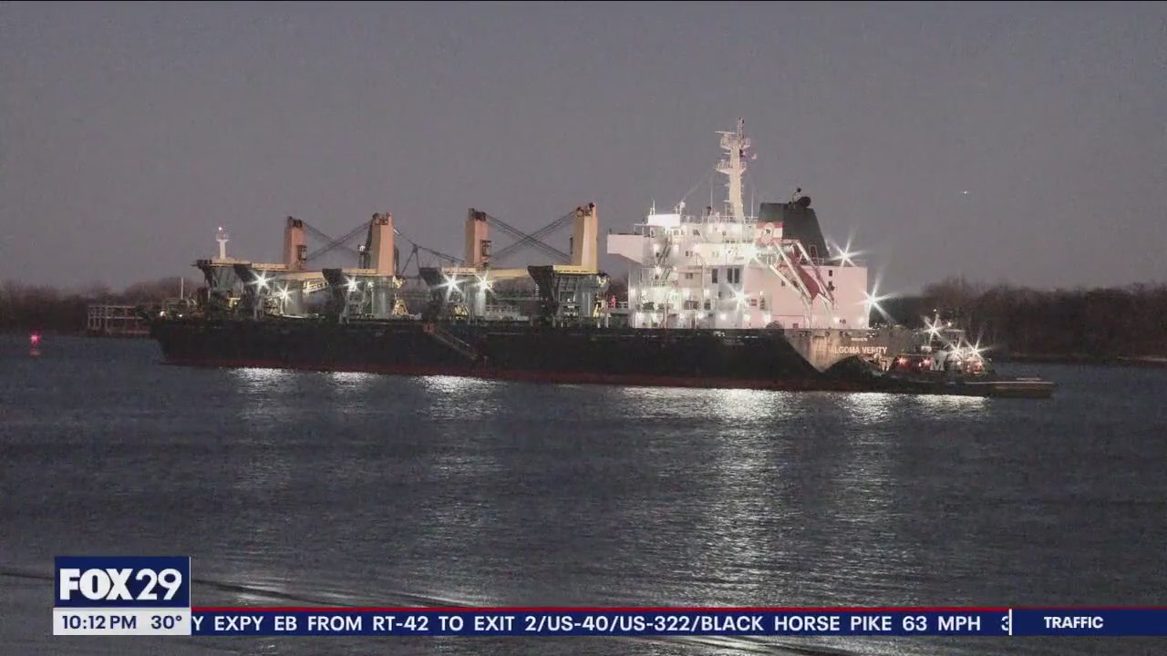 USCG developing plan to move cargo ship stuck in Delaware River | FOX ...