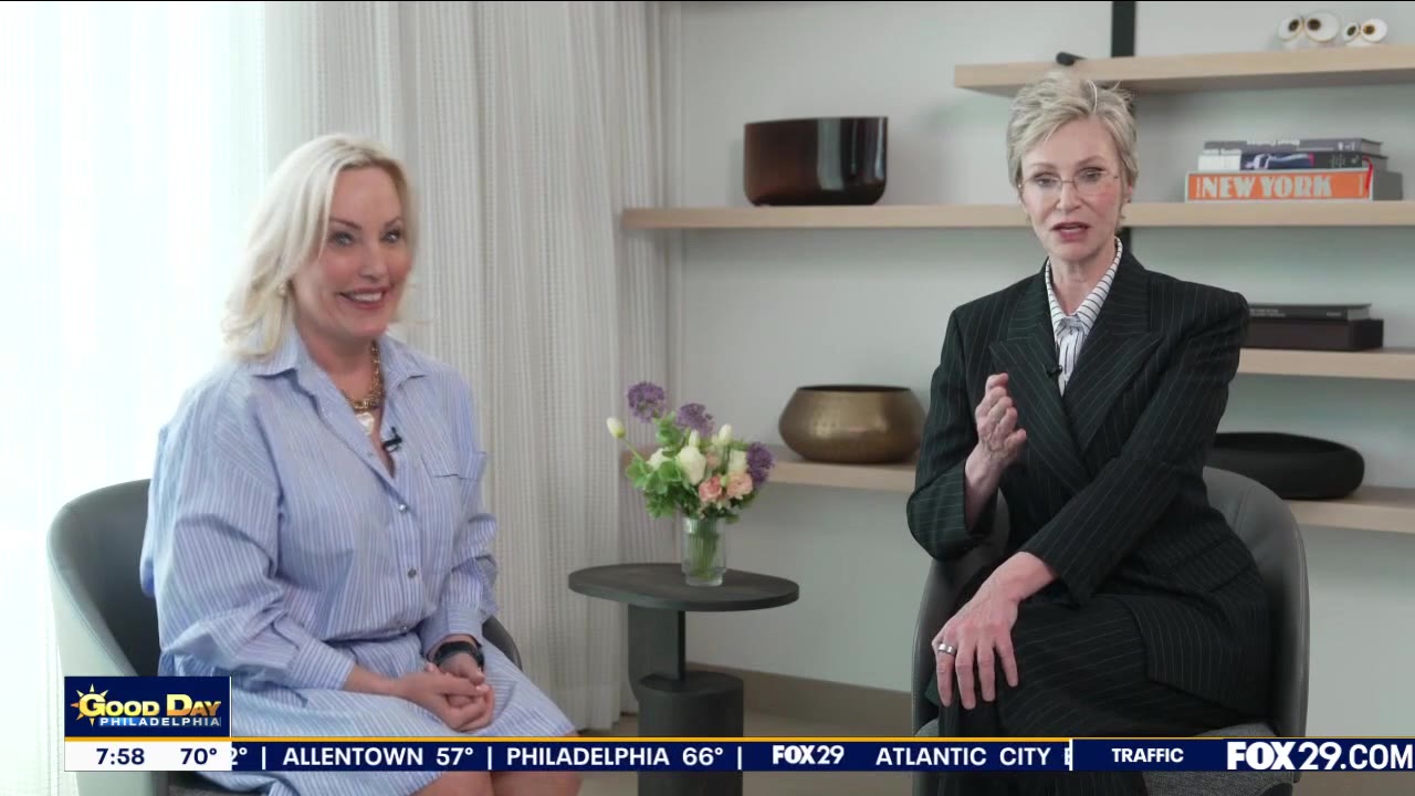Jenn Chats With Jane Lynch | FOX 29 Philadelphia