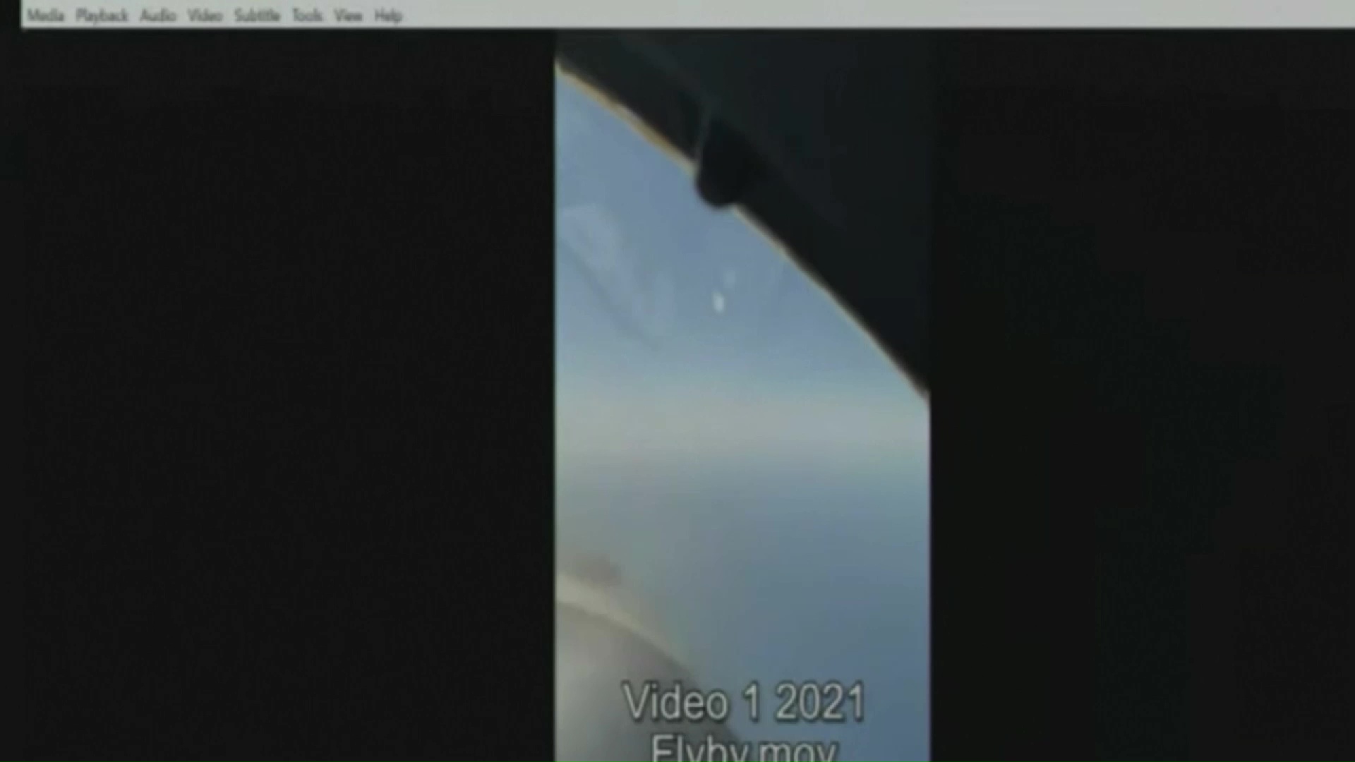 Deputy Director Scott Bray shows UFO video | LiveNOW from FOX