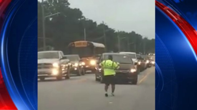 Dancing crossing guard | FOX 5 Atlanta
