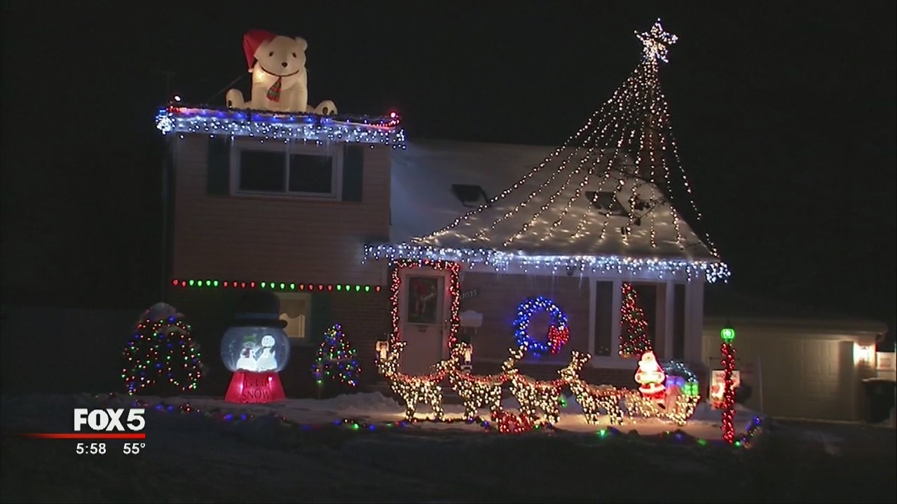 Ditto Christmas light display | FOX 5 Atlanta