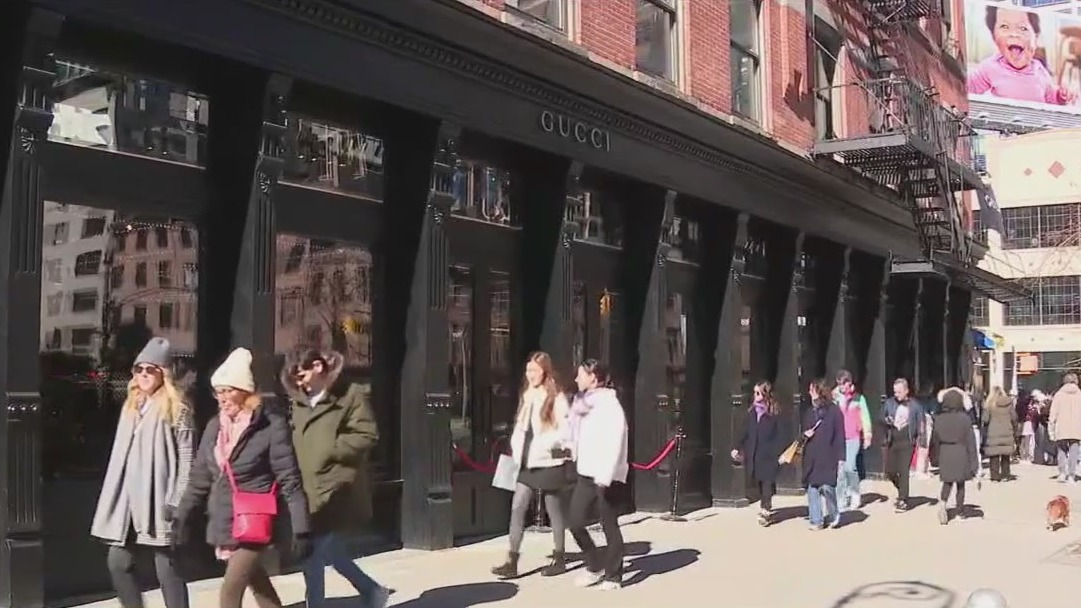 Gunpoint Gucci store robbery in Manhattan | FOX 5 New York