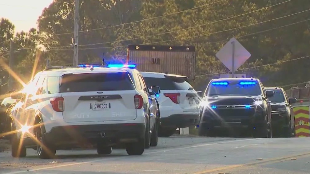 Manhunt continues for 'dangerous' suspect | FOX 5 Atlanta