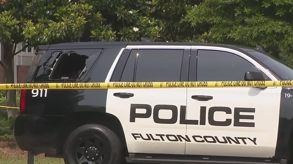 Officer shoots, kills man wielding pipe: Police | FOX 5 Atlanta