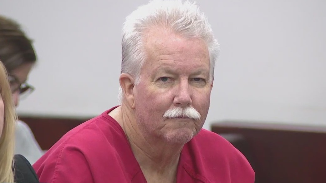 Murder suspect bursts into tears in court | FOX 13 Tampa Bay