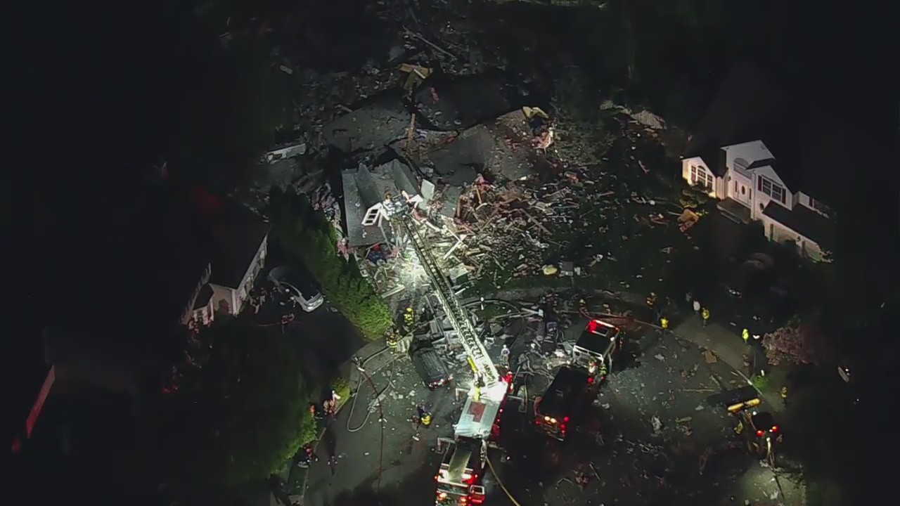 2 dead after NJ house explosion | FOX 5 New York