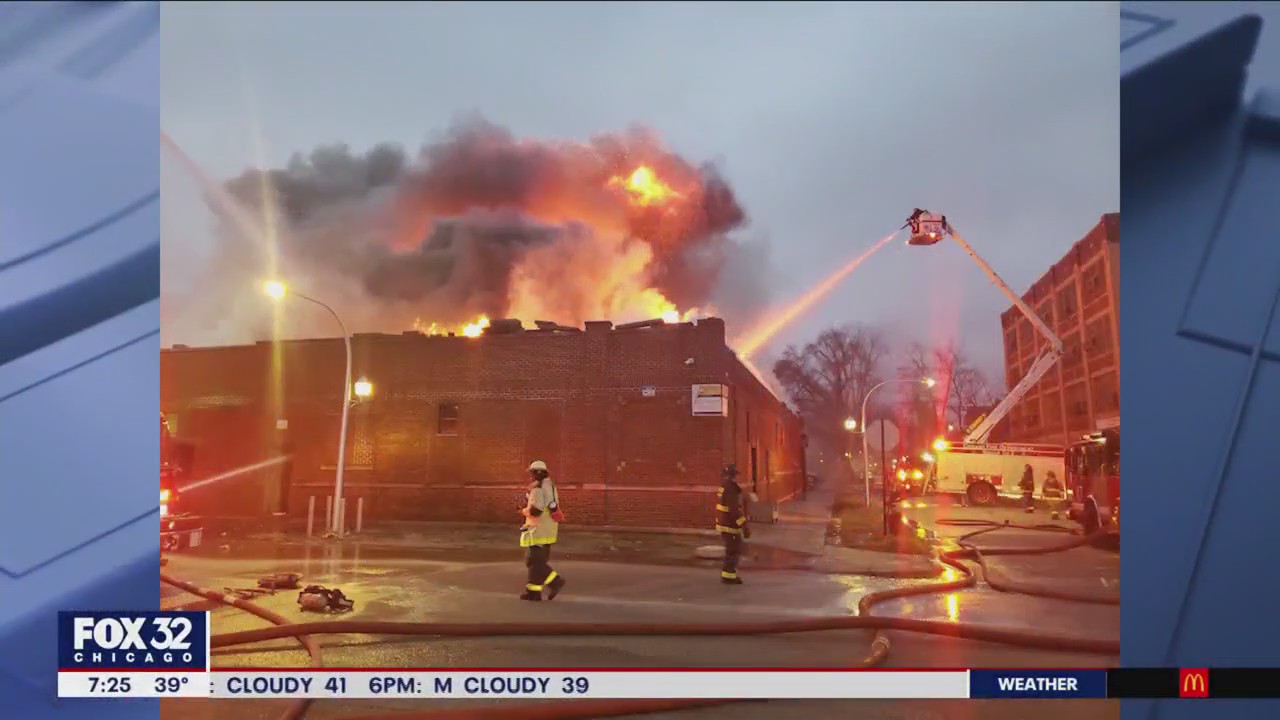 Firefighters battling blaze at warehouse in West Garfield Park | FOX 32 ...
