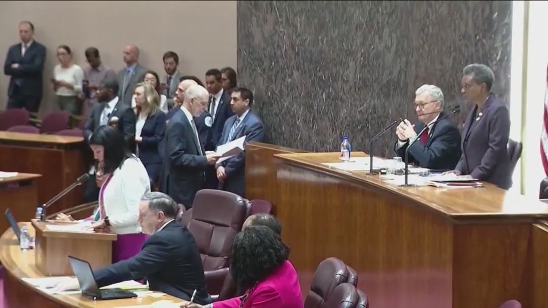 Chicago City Council pushes for more independence from mayor | FOX 32 ...