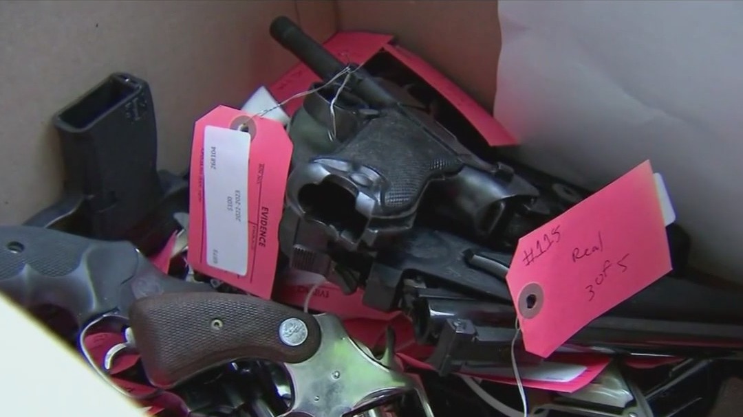 CPD hosts 5 gun turn-in events across Chicago Saturday | FOX 32 Chicago