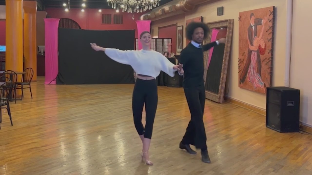 Dancing with Chicago Celebrities: FOX 32?s Kasey Chronis to take the ...