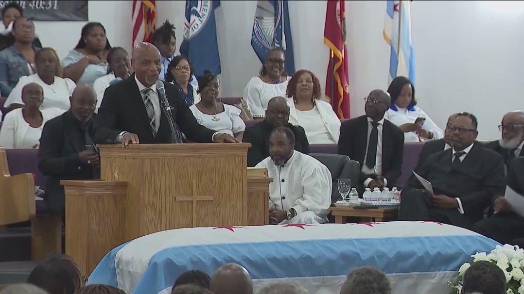 Hundreds gather to bid final goodbyes to slain retired Chicago officer ...