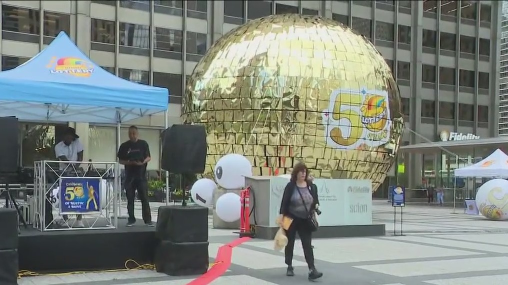 Illinois Lottery celebrates 50 years on Daley Plaza | FOX 32 Chicago