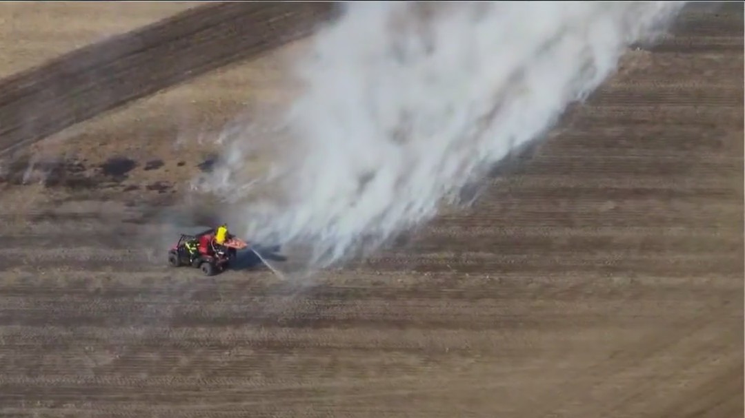 Strong winds fuel brush fire in Kankakee County | FOX 32 Chicago