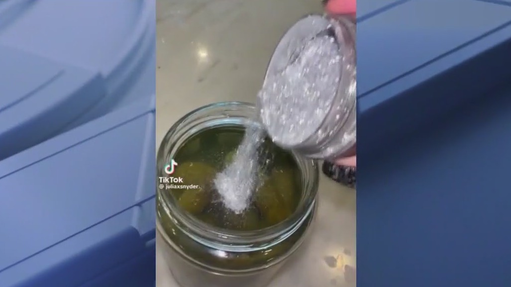 The latest TikTok trend: Glitter pickles, or "glickles" | FOX 32 Chicago