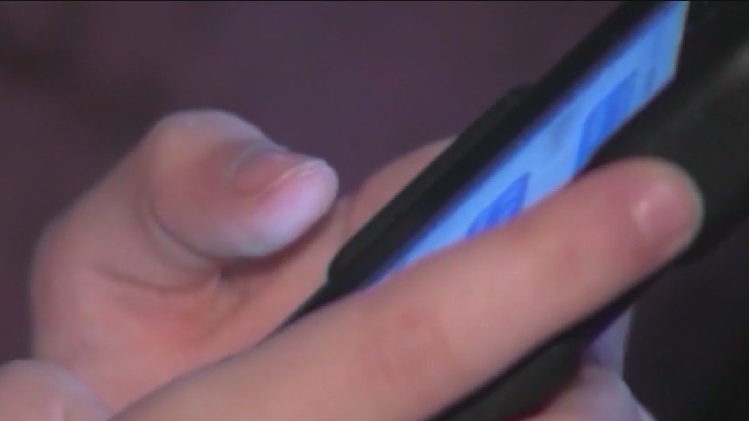 Screen-free schools in Illinois? Pritzker backing nationwide push | FOX ...