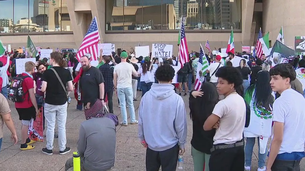 Immigration protests held in Dallas, Arlington | FOX 4 Dallas-Fort Worth