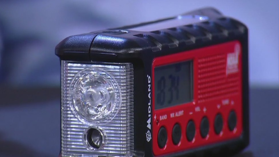 Hurricane Gear Test: Midland Emergency Crank Radio | FOX 26 Houston