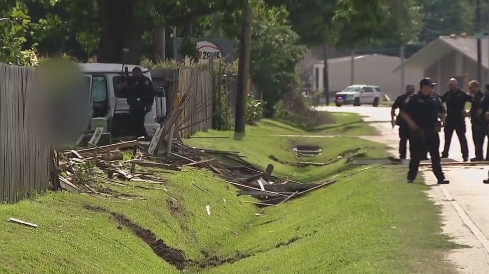Driver dies after rollover crash in Cypress | FOX 26 Houston