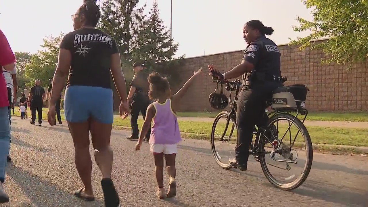 'Prayers go with you'; DPD's new recruits hit the 12th precinct | FOX 2 ...