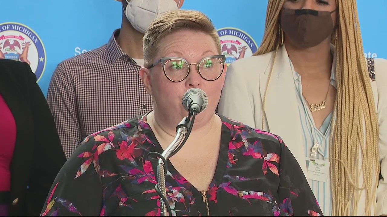 Non-binary option now available on Michigan driver's license | FOX 2 ...