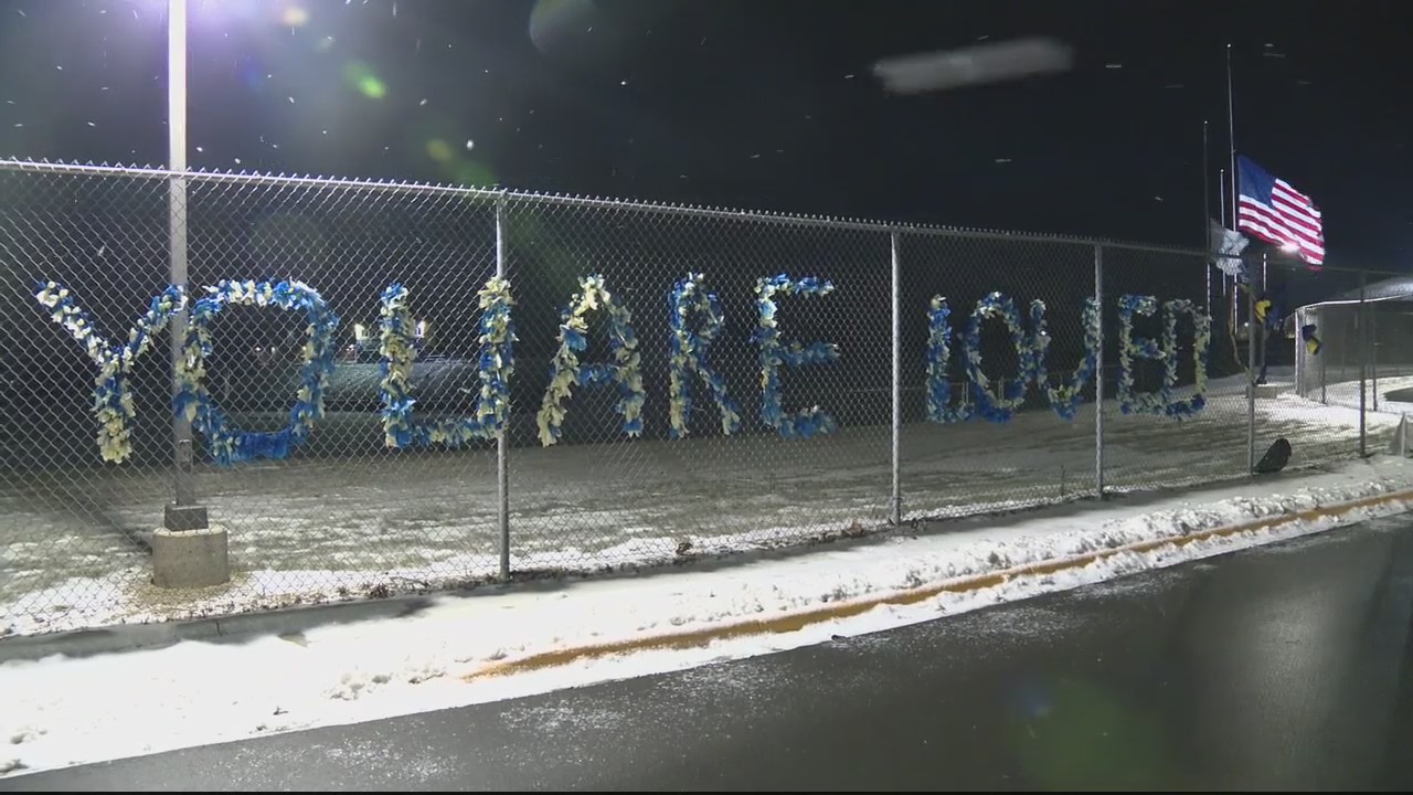 Oxford Strong shirts benefit students after school shooting | FOX 2 Detroit