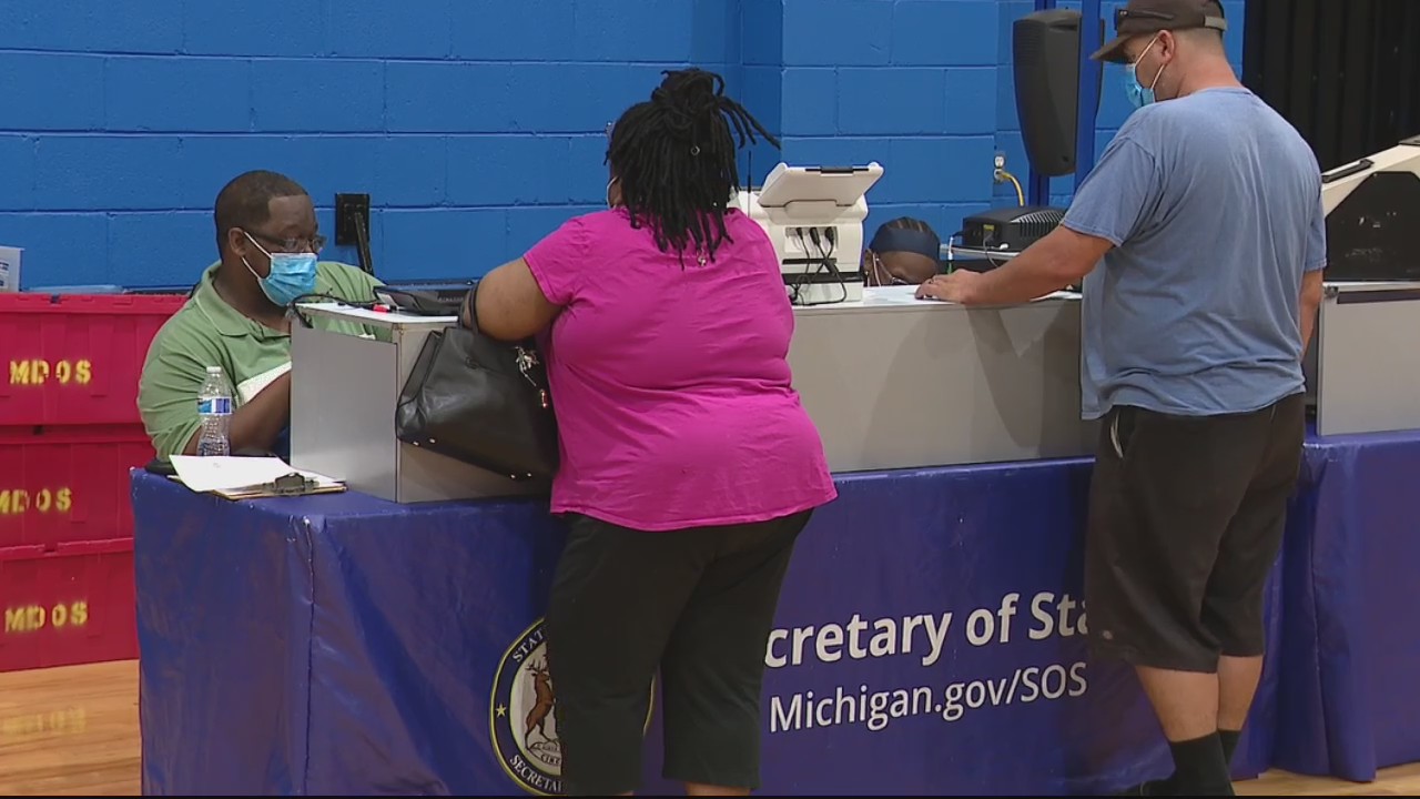 Clinic helps Michigan drivers get suspended licenses back | FOX 2 Detroit