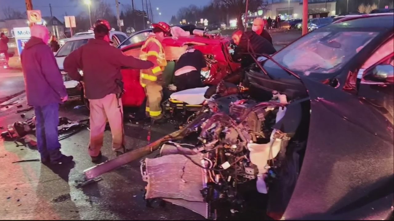 Driver fleeing Walled Lake police causes crash that killed 13-year-old ...