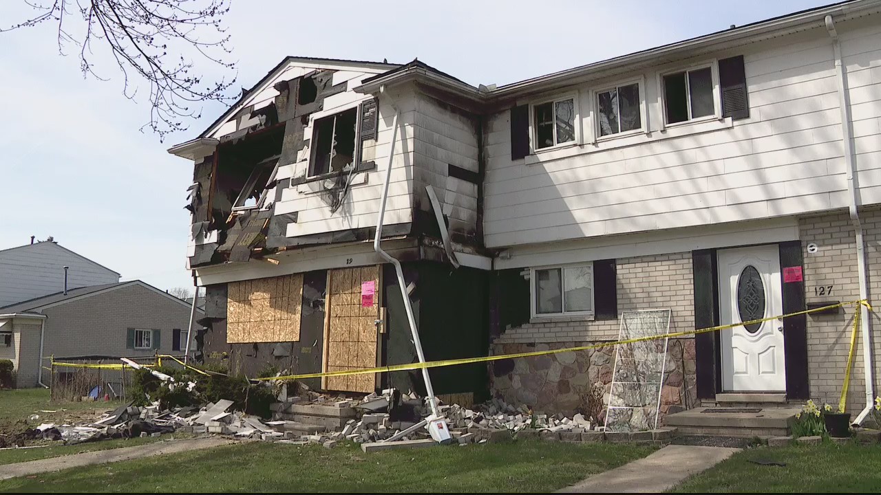 Neighbors' homes condemned after Mount Clemens explosion | FOX 2 Detroit
