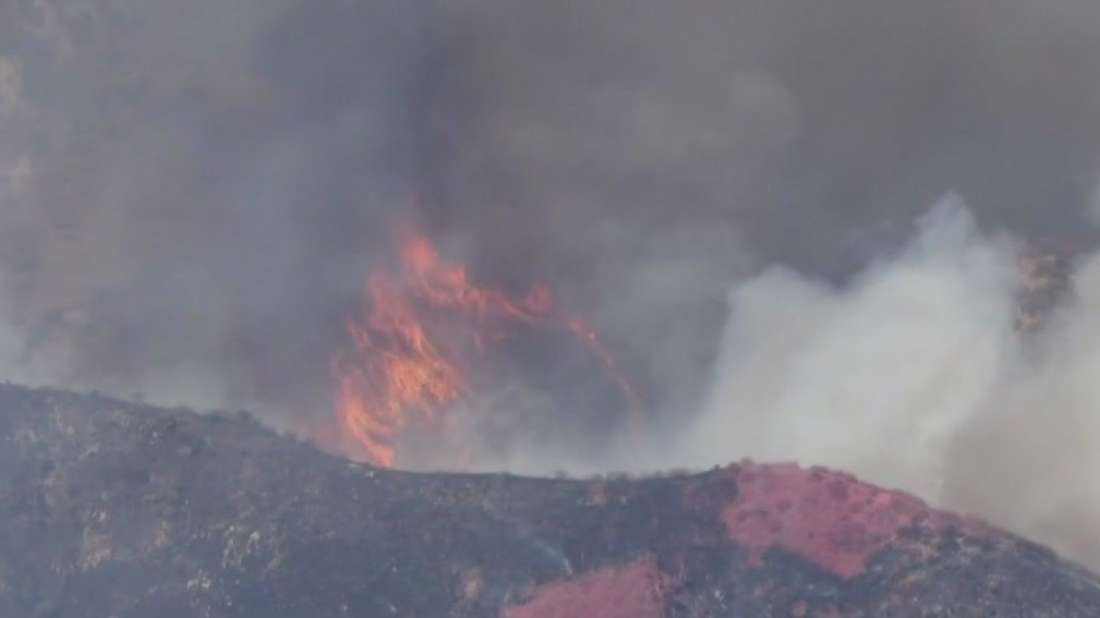 Sharp Fire in Simi Valley 60% contained | FOX 11 Los Angeles