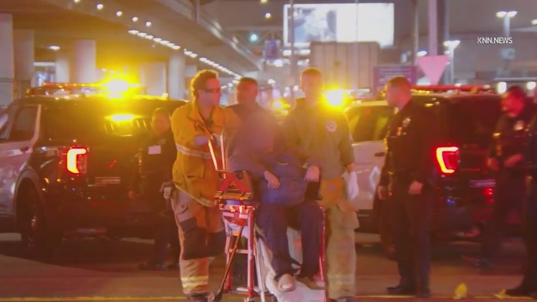 Westchester crash leaves 1 dead, 1 injured | FOX 11 Los Angeles