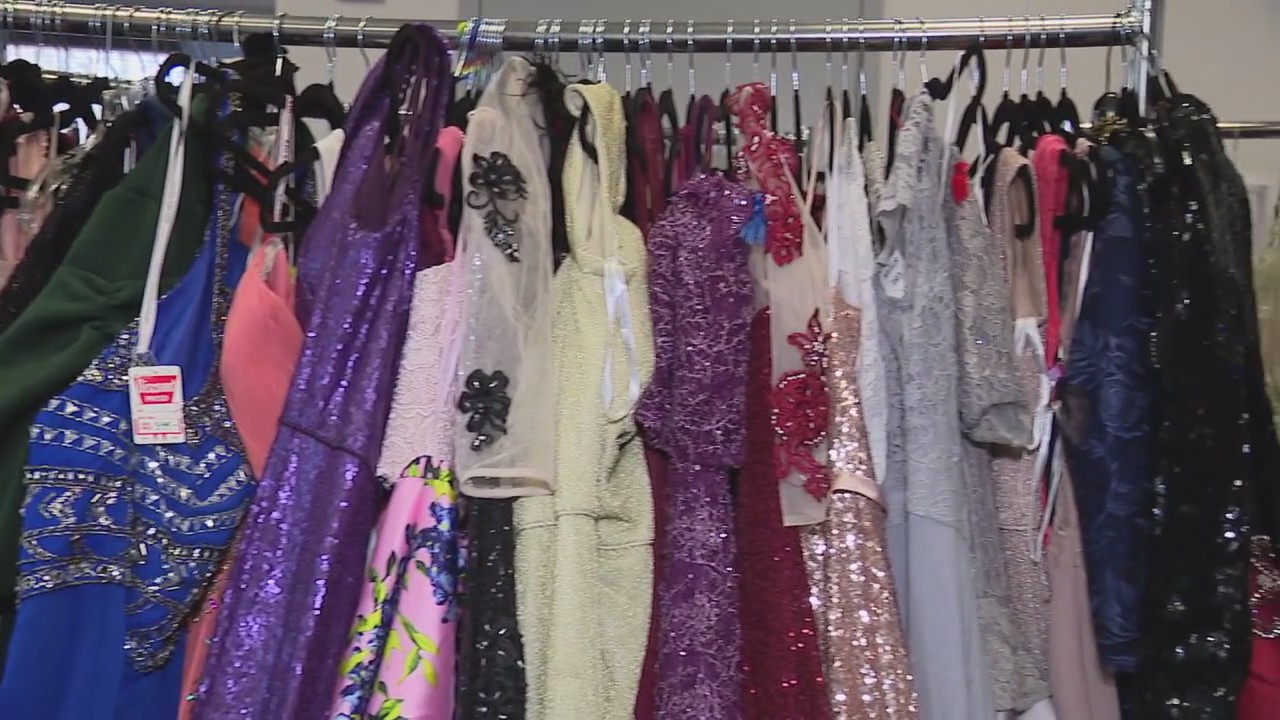 Annual prom dress drive hosted in Bloomfield Hills | FOX 2 Detroit