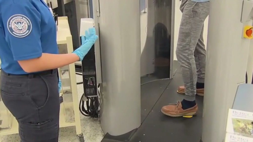 TSA ends shoe removal policy at airport security screenings | FOX 11 ...