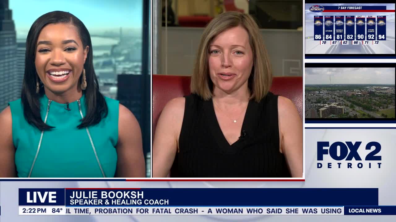 Taming your inner critic with Julie Booksh | FOX 2 Detroit