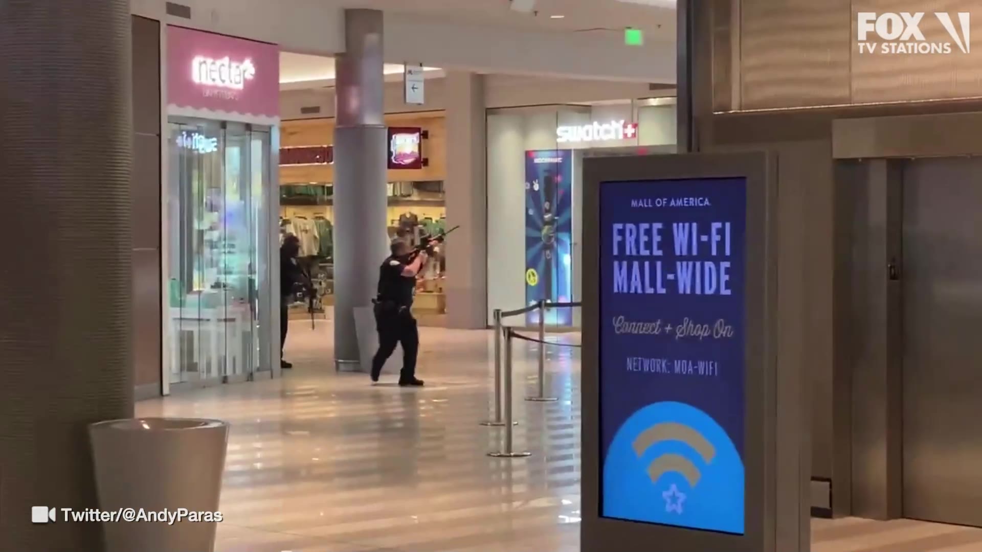 Cops with guns sweep Mall of America after shooting reported | FOX 9 ...