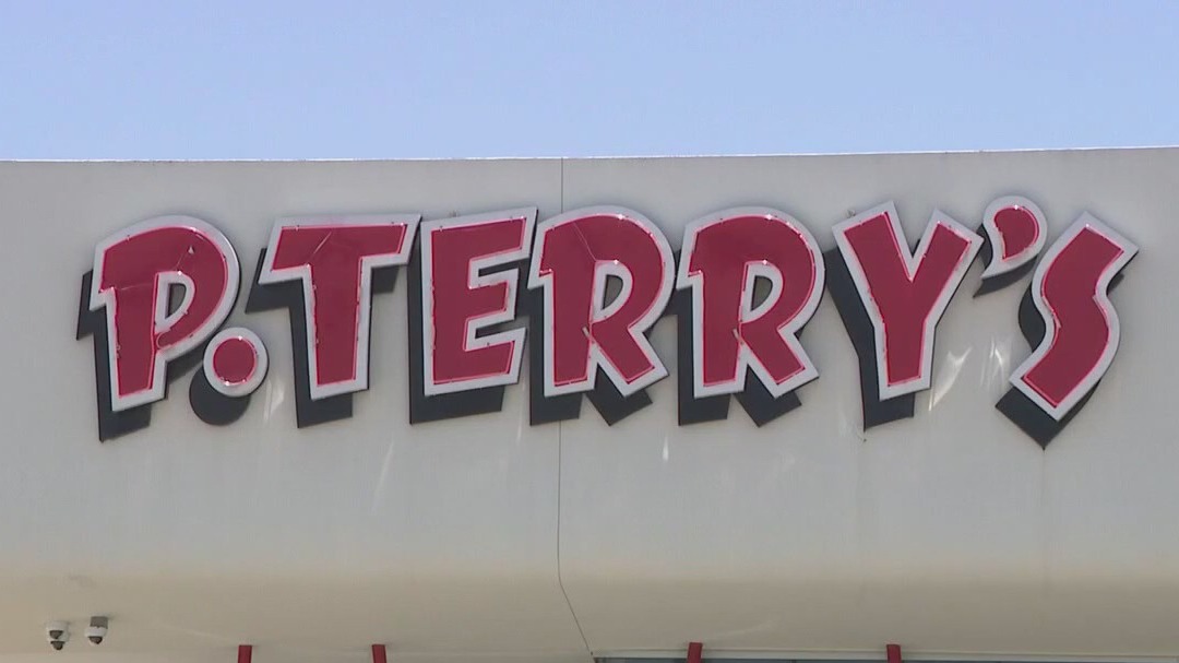 Texas floods: P. Terry's helps flooding victims | FOX 7 Austin