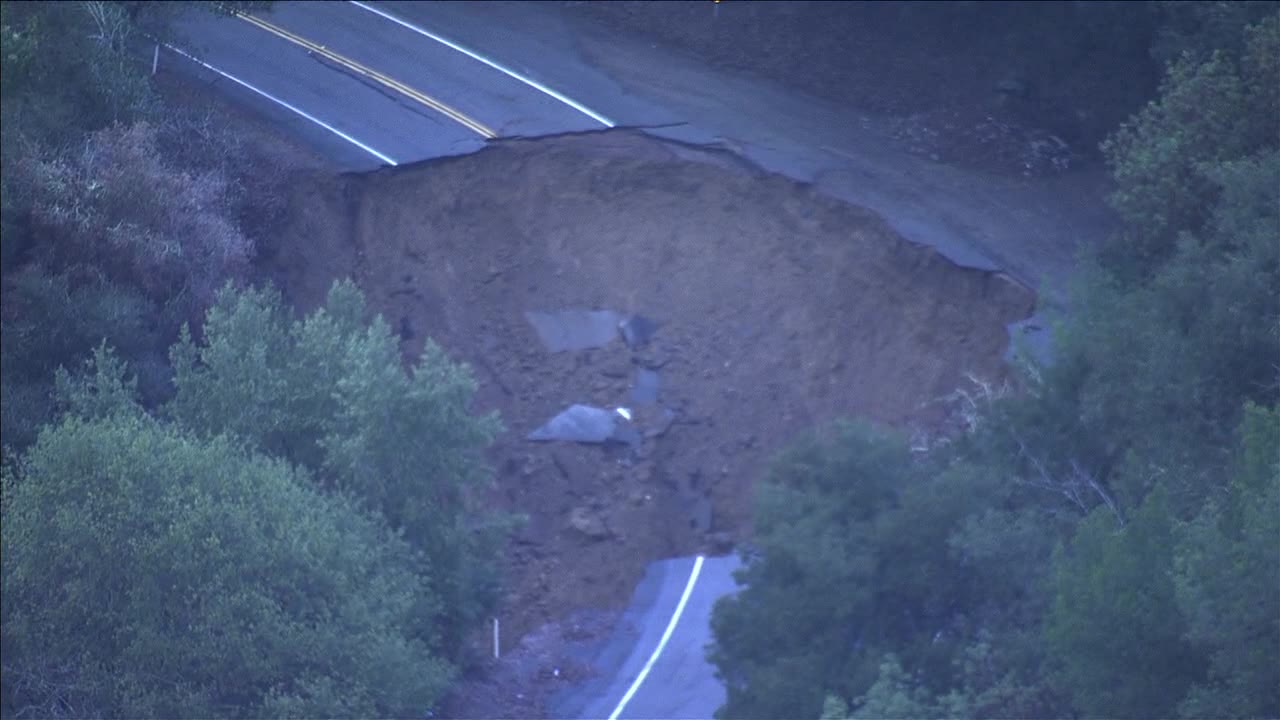 Raw video: Skyfox over Redwood Road closure in Alameda County | KTVU FOX 2