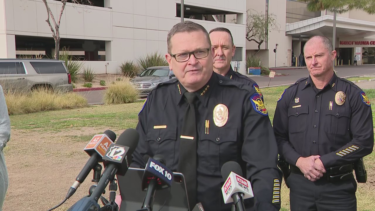 Phoenix PD provides update on injured officer | FOX 10 Phoenix
