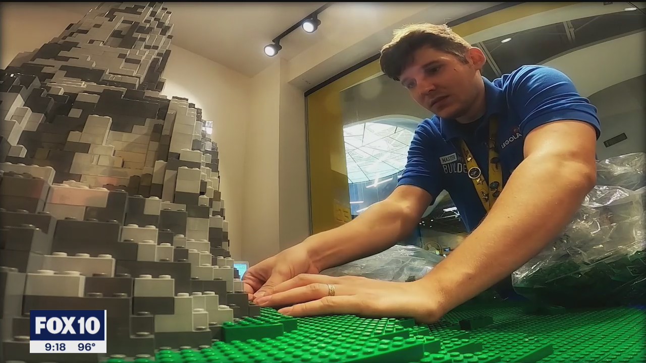 Phoenix area Lego 'master-builder' creates 11,000 piece display at ...
