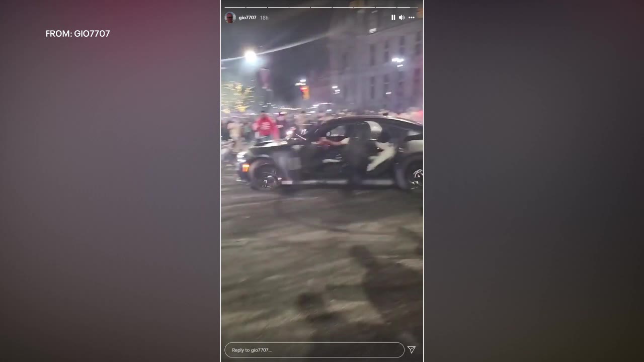 Unruly crowd gathers outside City Hall on Saturday | FOX 29 Philadelphia