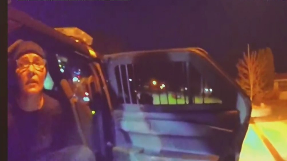 Sen. Nicole Mitchell trial: Responding officer's bodycam [FULL] | FOX 9 ...