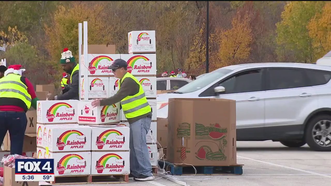 Mile-long line waits for Tarrant Area food distribution | FOX 4 Dallas ...