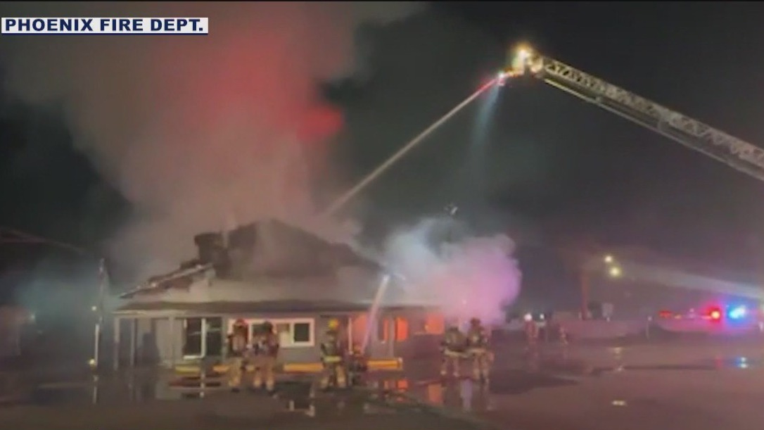 Phoenix firefighters battled massive fire off I-17 | FOX 10 Phoenix