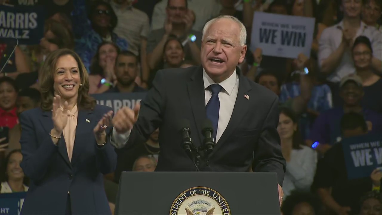 Tim Walz on JD Vance debate: ?Get up off the couch and show up? | FOX ...