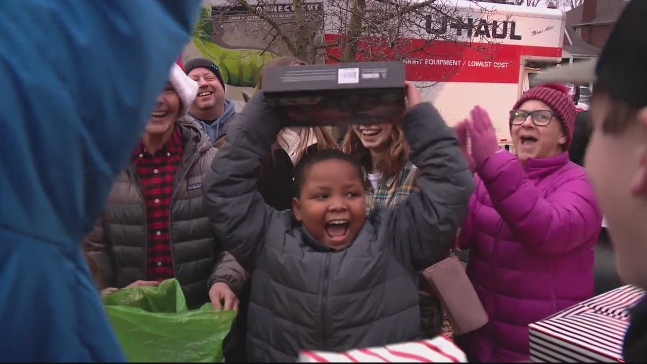 Yatooma Foundation delivers a special Christmas to families who have ...